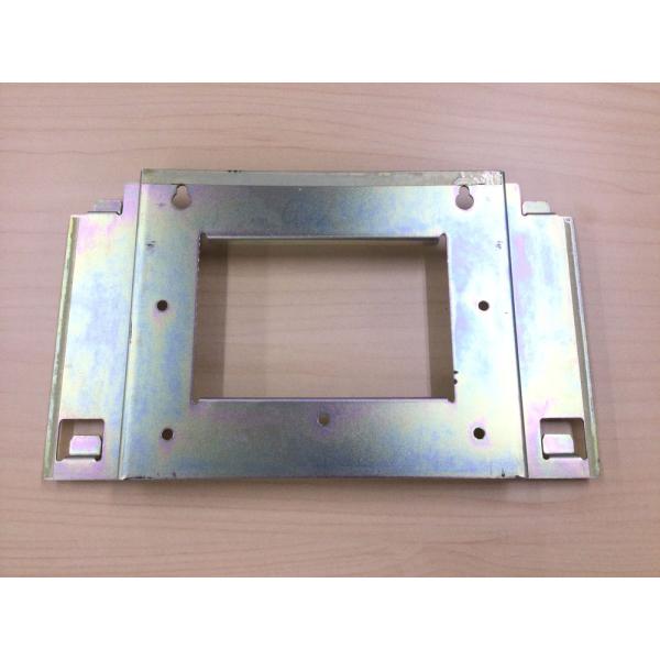 NTT NX2S-ME/ＮXS-ME/GXS-MEの主装置を壁掛けする際に必要な金具 1枚 です。