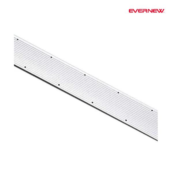 ・サイズ＝長さ50m×幅5cm×厚さ0.11cm（左右両サイドに7cm間隔で釘穴付）・自重＝3.8Kg・材質＝塩化ビニール・カラー＝白・テニス、トラック、フィールド用普及品・釘穴数＝約1,430ヶ・日本製
