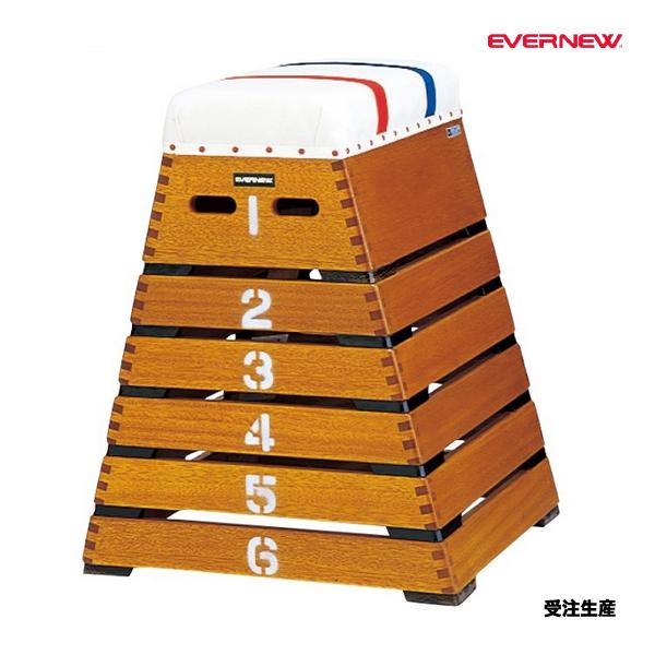 指導ラインが入った小学校中学年向きエバニューの年少者向けとび箱は、発売以来ずっと２cmの段ゴムを採用段ゴムがつくる空間で、持ち手が無くても安全にヨコ持ちで運べるサイズ=下幅65(上幅30)cm×奥行60cm×高さ80cm自重=23kg材質=...