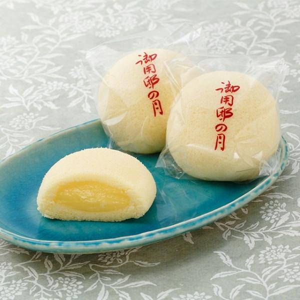 ◆御用邸の月◆生クリームを使用し、丹念に練り上げた弊社オリジナルのカスタードクリームを、ふんわりとしたカステラでやさしく包んで蒸し上げこれまでにない美味しさに仕上げました。冷してお召し上がりいただくと、より美味しくなります。〜お菓子の城那須...