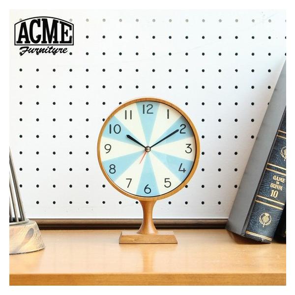 【発売日：2017年02月06日】ACME Furnitureでは初のリリースとなるスタンドクロック。ヴィンテージの時計をベースに文字盤の風合いや木の素材感などに拘った。ベース部分を取り外すことで壁掛けにも対応、便利なアラーム機能も付き。■...