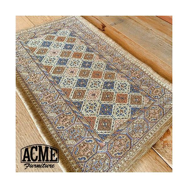 【発売日：2020年02月03日】1920年代頃のCAUCASUS RUGのデザインを元に製作しています。ペルシャラグのような高級感がありつつ、アメリカンヴィンテージテイストと相性抜群。使い込むとさらにその魅力が増していきます。ベースカラー...