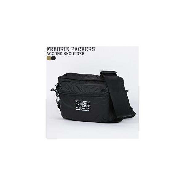 シンプルながら、細部のディテールがユニークなデザインのショルダーバッグ。本体は210Dオックスフォードナイロン、フロントポケットには70Dリップストップナイロンを使用。さりげなく異素材をミックスすることで、質感と色のわずかなコントラストが楽...