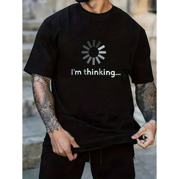 「I'M Thinking」デザインがクールな印象シンプルでありながら存在感のある英語フレーズプリント。日常のカジュアルスタイルに知的でミニマルなアクセントを加える一枚です。夏のアウトドアウェアに最適な快適素材肌触りの良いコットン素材を使用...