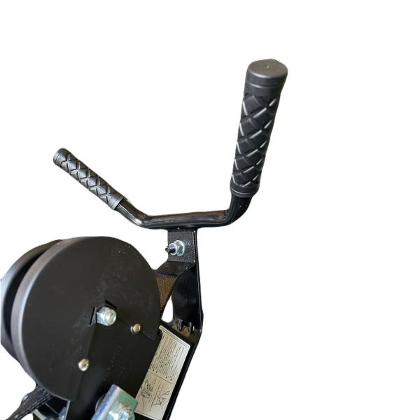 ●アジャスタブルターワー（75ｘ45）用●トレーラー移動時、キャリーハンドルの使用により楽に移動でき車との連結もスムーズです。●従来のハンドルに比べ「押す・引く・持ち上げる」の動作がK楽になり、低い体勢で力が入らずなどの不便さを解消！■材質...