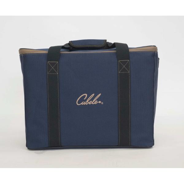 ●ポータブル電源[ IBPL-301C ]専用の収納バッグ●撥水生地の中にクッション材が入ったソフトケースで、防水性（IP54相当）と対衝撃性に優れています。●内側には付属品などを収納できるメッシュポケット付き。●付属のストラップで手持ちだ...