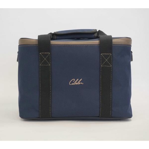 ●ポータブル電源[ IBPL-601C ]専用の収納バッグ●撥水生地の中にクッション材が入ったソフトケースで、防水性（IP54相当）と対衝撃性に優れています。●内側には付属品などを収納できるメッシュポケット付き。●付属のストラップで手持ちだ...