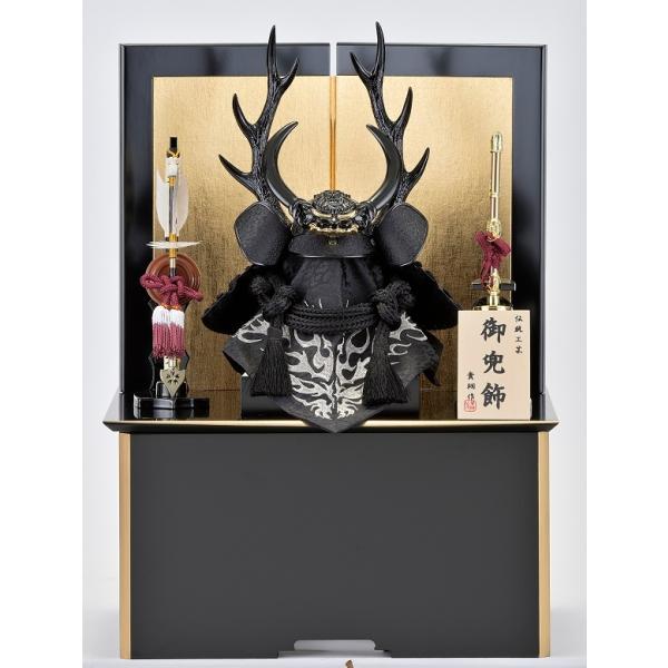 真田幸村公と並んで鹿角の脇立が有名な、本多忠勝公の兜。当作品は、岡崎城に現存している忠勝公の鎧をモデルに、黒一色で再現したシックな収納飾りです。兜の左右に天を突くように据えられた鹿角型の脇立は、「頭角を現す」という意味から、当時の武将が好ん...