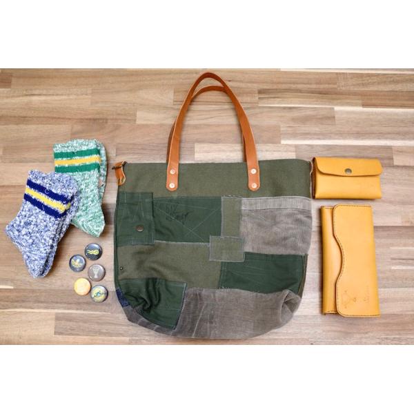 ●サイズ　 横34cm　縦28cm   マチ9cm●カラー　Olive※掲載されている画像については細心の注意を払ってはいますが撮影の関係上、実際の商品と異なって見える場合がございます。※また、ナチュラル素材を使用している為、若干の個体差が...