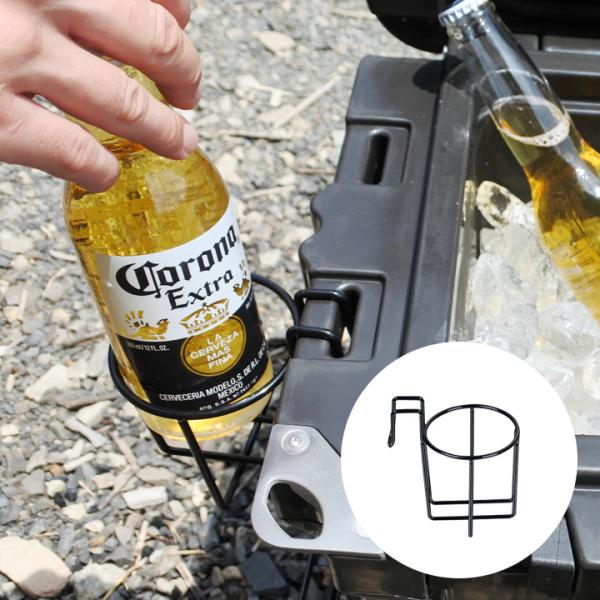 「ICE AGE coolers クーラーボックス」専用のドリンクホルダーです。クーラーボックスの両サイドに取り付けが可能で、ドリンクをサッと取り出したいときに便利です。＜商品概要＞「ICE AGE coolers クーラーボックス用 ドリ...