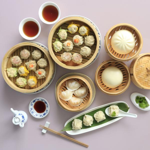 お客様からのご要望にお応えし、終売商品を数量限定にて再びご用意いたしました。なくなり次第終了となります。重慶飯店こだわりの味！点心9種30個が入った、点心好きの方に試して欲しい自慢の商品になっております。重慶飯店の魅力を存分にご堪能いただけ...