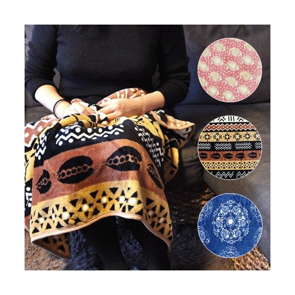 エスニックなプリントがかわいいブランケット☆しっとりふわふわのマイクロファイバーの柔らかい肌触りがたまりません♪軽くてあったか☆そしてプチプラ♪手頃なサイズでひざ掛けにピッタリ。一体型の収納ポケット付きで、たためばコンパクトにまとまります。...