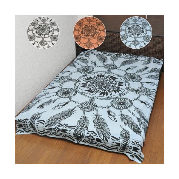 良い夢だけが通り抜けて悪い夢を捕まえてくれると云われるドリームキャッチャー☆マンダラ構図のドリームキャッチャーがインパクト抜群！こんなベッドカバーなら眠ればぐっすり眠ることが出来そうです。単色で使いやすい色合い♪ベッドカバーはもちろん、ソフ...