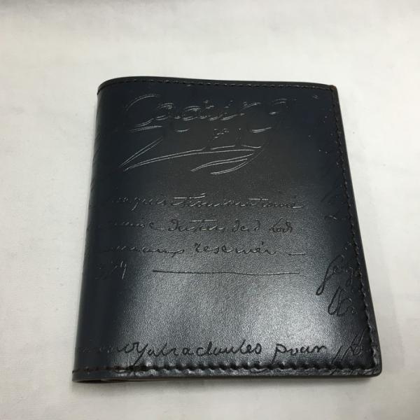 ★状態ランク　未使用に近い★備考　・ほぼ使用感が感じられない未使用に近い超美品の商品となります。※画像をよくご確認下さい。【商品詳細】◆素材：レザー◆カラー：ネイビー系◆サイズ：約 W9×H10.5(cm)★付属品　・本体のみ※画像をよくご...