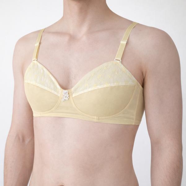 見ているだけで心を弾ませ楽しい気分にさせてくれるレモンカラー。レモンカラーのようにレモンが持っている明るいポジティブなイメージのイエローカラーを、爽やかな陽気にインナーにも取り入れてみませんか？身も心もキュンとなりそうな予感ショーツ（別売り...