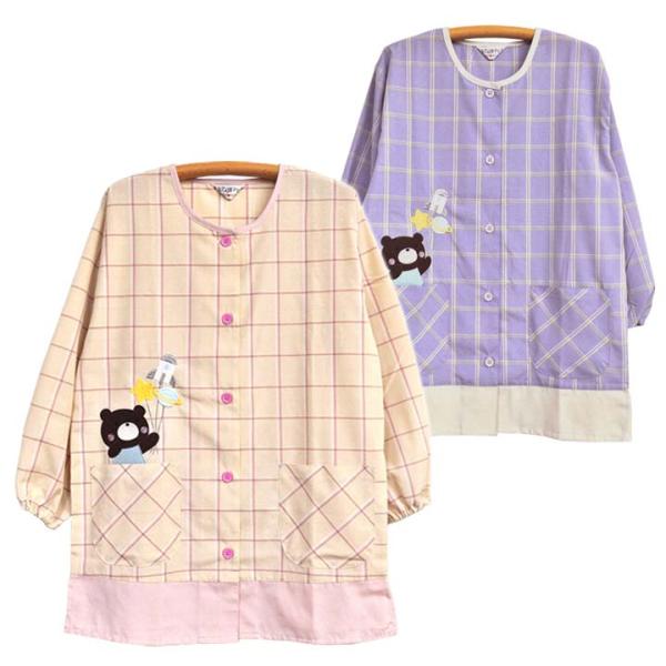 【商品名】おてんばママスモック くまロケット【素材】ポリエステル85％・綿13％・レーヨン2％【サイズ(約)】M〜L身丈：82cm、身幅：56cm【仕様】前ボタンタイプポケット×2両脇スリット約9cm【カラー】ベージュ・パープル【生産国】中...