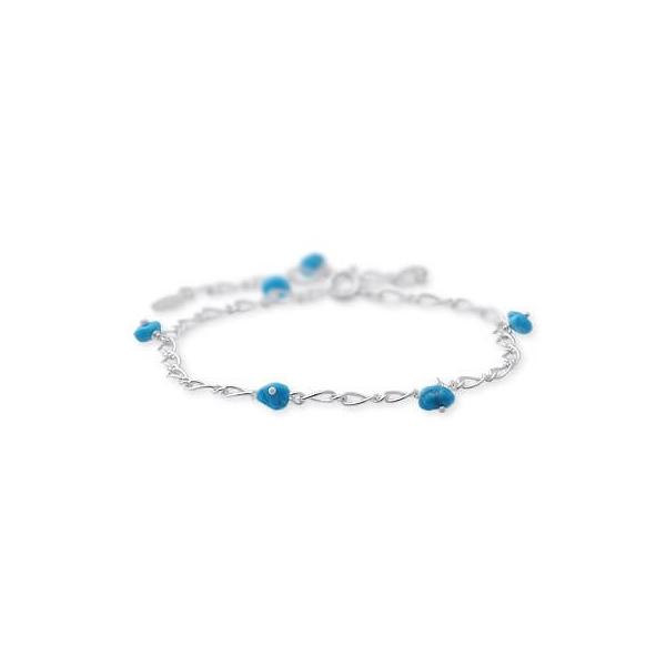 鎖型チェーンに爽やかな水色のチャームが揺れるブレスレット。ターコイズは、ストレスをはねのける効果があるといわれています。仕事に疲れている方などには是非、お守り代わりにつけてみて下さい！LA PUREZZA ラプレッツア シルバーブレスレット...