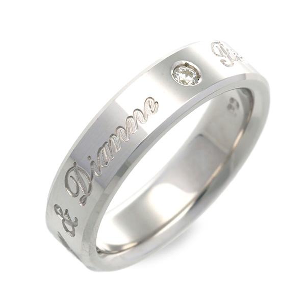 ブランド名である『PINKY&amp;DIANNE』の文字を刻んだリング。太め幅のシルバーの輝きが手元で存在感を放ちます。コレクションにはもちろん、一味違うデザインをお探しの方にもおすすめです。 シルバーリング　PINKY&amp;DIAN...