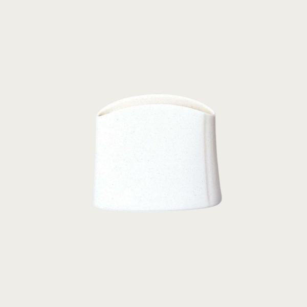 　　　　　商品番号：M200R/NB　　　　　シリーズ：アラカルト　　　　　サイズ：長径：約12.6cm、短径：約5.1cm、高さ：約10.7cm　　　　　重量：-　　　　　サイズ・容量：-　　　　　材質：ファインポーセレン(オフホワイト)...