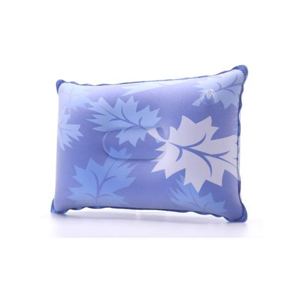 空気を入れて持ち運びも便利なエアーポータブルピローです。他とは違った大きめサイズでゆったりお休みできます！アウトドア、キャンプ、旅行、車中泊、仮眠などでご利用頂けます。表面は肌さわりが良く快適な眠りをサポート！使用しない時は空気を抜いてコン...