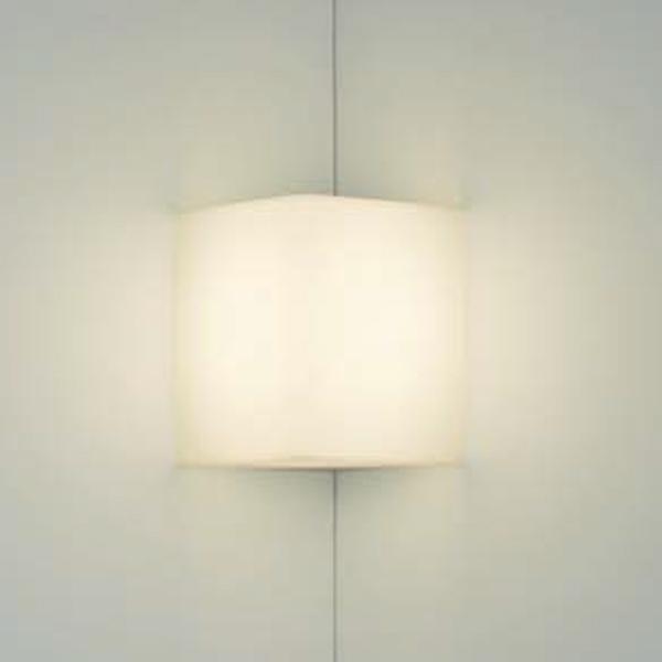 ●電球色　2700K・Ra85●コーナー用●LED内蔵●LED 6.5W●白熱灯60W相当●アクリル 乳白（マット）●巾140 高130 出140mm 0.4kg●11VA●密閉型●AC100V●光源寿命40000時間●調光器併用不可●LE...