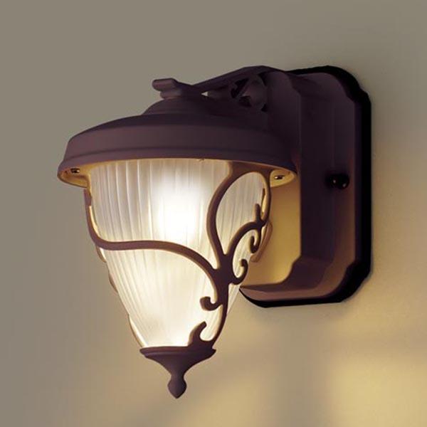 ●LED交換不可●電球色2700K●Ra83●センサなし●固有エネルギー消費効率：4.5W・237 lm・52.6 lm/W●入力電流0.08A（100V）●細かな造形が美しい、植物がモチーフの飾り。繊細な雰囲気をまといながら、エントランス...