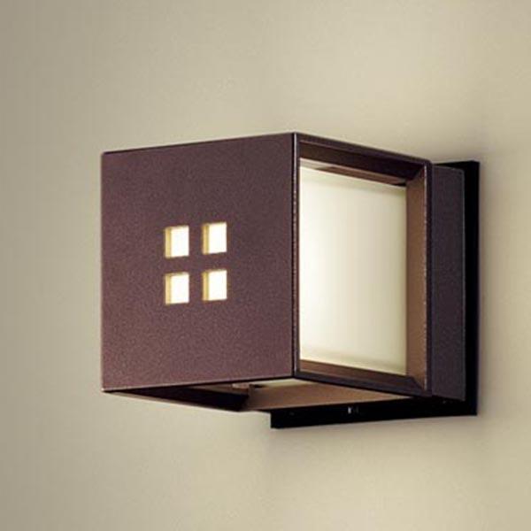 ●ランプ同梱包●LED電球小形電球タイプ4.3W1灯（E17）（電球色）●色温度：2700 K●ランプ寿命40000時間（光束維持率70％）●幅：130 mm●高：130 mm●出しろ：165 mm●質量：2 kg●全光束：214 lm●電...