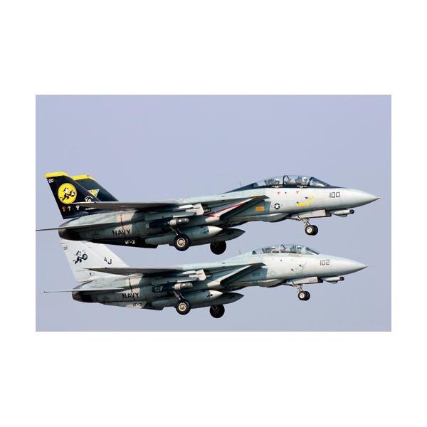 航空自衛隊や米空軍の人気機種の飛翔！航空祭での貴重映像集。ボックス内容■ F-14トムキャット・ラストエアショー　50分／カラー／2007年■ KOMATSU「F-15」 AIRSHOW 航空自衛隊 小松基地 航空祭　73分／カラー／200...