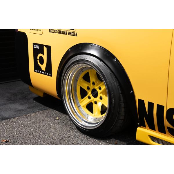 キャラバン E26 オーバーフェンダー用ダミーネジ（32本）通常オーバーフェンダーに付属のネジはビス部分を削って取付となりますがダミーネジは両面での貼り付けなので、装着が楽です！