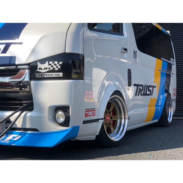 ハイエース　オーバーフェンダーVer.3/Ver.4用ダミーネジ（32本）ダミーネジの後ろは、両面テープです。オーバーフェンダーＶｅｒ．3/Ｖｅｒ，4を装着する際に必要なネジです。☆ダミーネジを使用せず装着の際は、オーバーフェンダーに付属の...