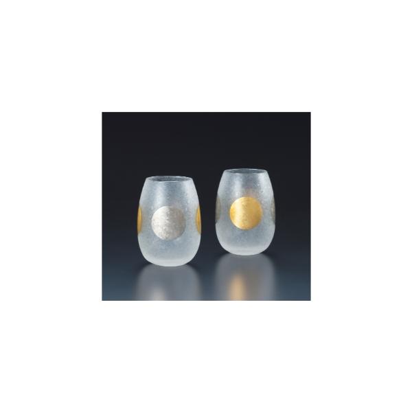 日本の伝統文様「日月」を施したグラスウェアシリーズです。金の円は太陽、銀の円は月を表します。太陽と月が繰り返し、描かれる紋様に「特別な日だけでなく毎日の暮らしの中でこそ上質なものを使っていただきたい」という想いを込めました。■サイズ：直径7...