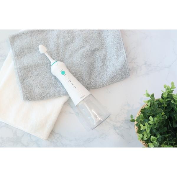 3つのモードで鼻を洗浄。コードレス、防水で浴室や旅行先、どんな場面でも手軽に使える流水タイプの自動鼻洗浄器。液体の購入の必要もなく、一度買えば長く使える。鼻腔内の花粉・ハウスダスト・雑菌を洗い流して鼻スッキリ、清潔。花粉症の時期、インフルエ...