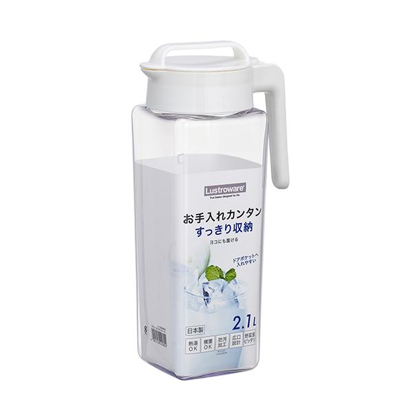 沸かしたてのお茶などをそのまま入れられる、耐熱性を備えた冷水筒です。タテにも横にも置け、冷蔵庫のスペースを有効に使えます。●サイズ：151×104×302mm●重量：385g●耐冷耐熱温度：-20~100℃●材質/本体：AS樹脂フタ・キャッ...