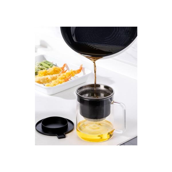 ★高性能フィルター1個付属★■油をエコに使えるろ過ポット揚げ物後の食用油を再利用！ろ過フィルター付きのオイルポットです。■高性能フィルターが油をキレイに上部のこし網で揚げカスなどを受け止め、その下の活性炭フィルターが汚れた油の不純物・におい...