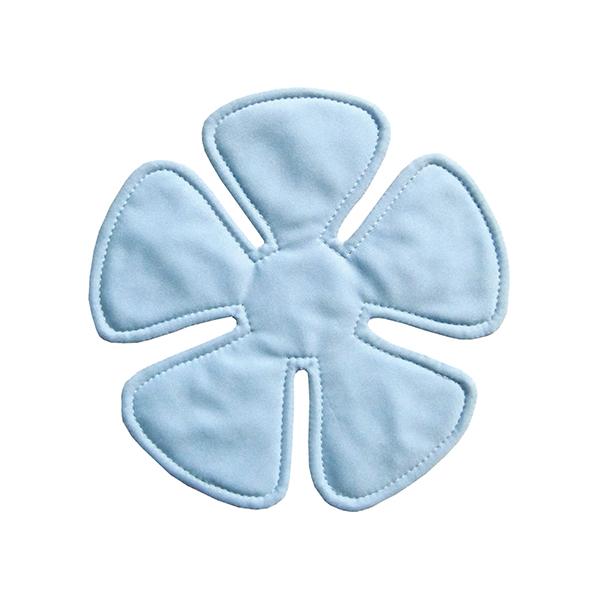 炎天下で受ける頭部の熱を抑え、暑さを緩和できます。水を含ませて軽く絞り帽子にいれるだけ！もちろん凍らせて帽子に入れてもOKです。普通の帽子に！自転車用ヘルメットに！工事用ヘルメットに！素材・成分：ポリエステル・PVA・水210×210×4mm