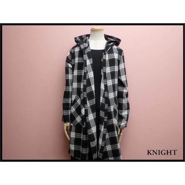 ブランド・説明semanticdesignセマンティックデザインのガウンコートです。ウエスト紐、フード付きデザインです。素敵にお使い頂けると思います。気になる方は是非ご検討下さい。サイズ表記　L　　　胸囲96-104　　身長175-185　...