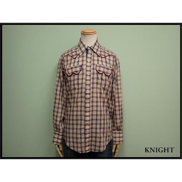 ブランド・説明Rockmountロックマウントのビンテージシャツです。USA製、とても雰囲気のあるデザインですね。素敵にお使い頂けると思います。気になる方は是非ご検討下さい。サイズ表記　15 1/2 M　　　実寸　着丈81cm　身幅54cm...