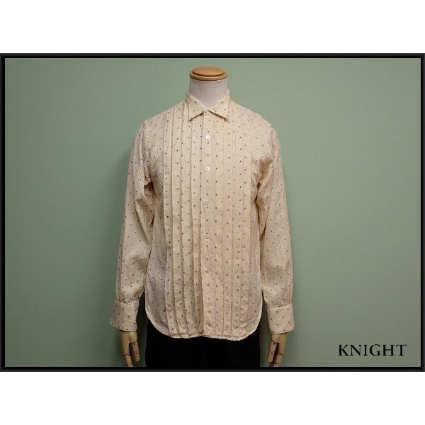 ブランド・説明Haver Sack ATTIREハバーサックのドレスシャツです。日本製、とても雰囲気のあるデザインですね。素敵にお使い頂けると思います。気になる方は是非ご検討下さい。サイズ表記　S　　　実寸　着丈72cm　身幅48.5cm　...