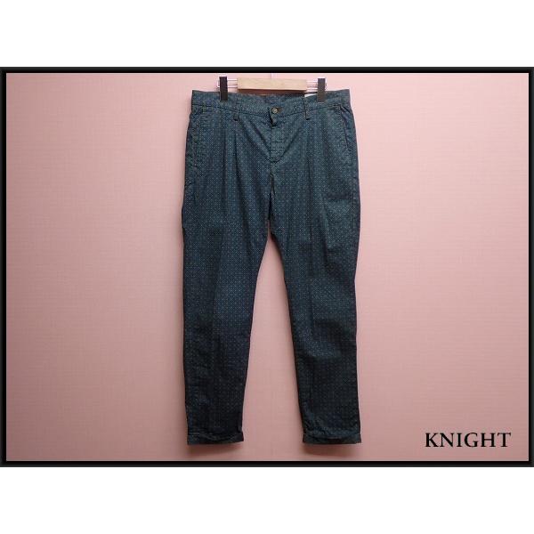 ブランド・説明ALESSANDRINIアレッサンドリーニのコットンパンツです。伸縮性のあるストレッチ素材になります。素敵にお使い頂けると思います。気になる方は是非ご検討下さい。サイズ表記　32　　　実寸　ウエスト82cm　股下70cm　股上...