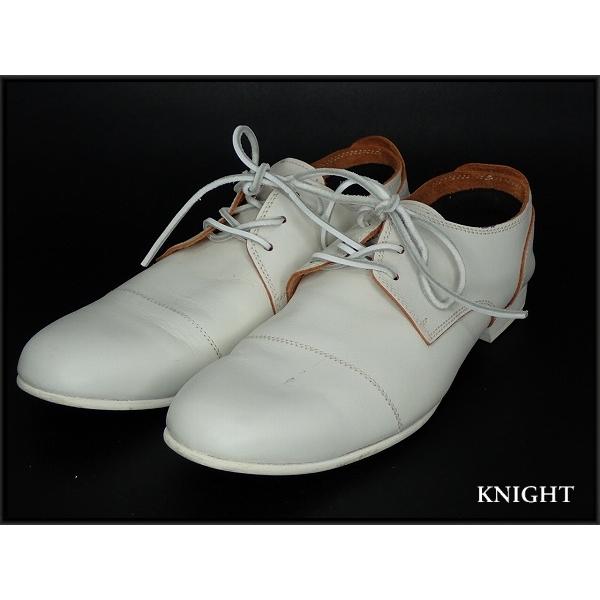 ブランド・説明ARGISアルジスのレザーシューズです。とても雰囲気のあるデザインですね。素敵にお使い頂けると思います。気になる方は是非ご検討下さい。サイズ表記　42　　　実寸　26cm　　アウトソールの長さ30cm　　アウトソールの最大幅1...