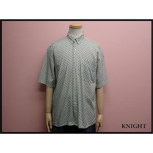 ブランド・説明DOCKER'S SHIRT Sportswearドッカーズシャツの小紋柄シャツです。フランス製、とても雰囲気のあるデザインですね。素敵にお使い頂けると思います。気になる方は是非ご検討下さい。表記Mサイズですが海外サイズで大き...