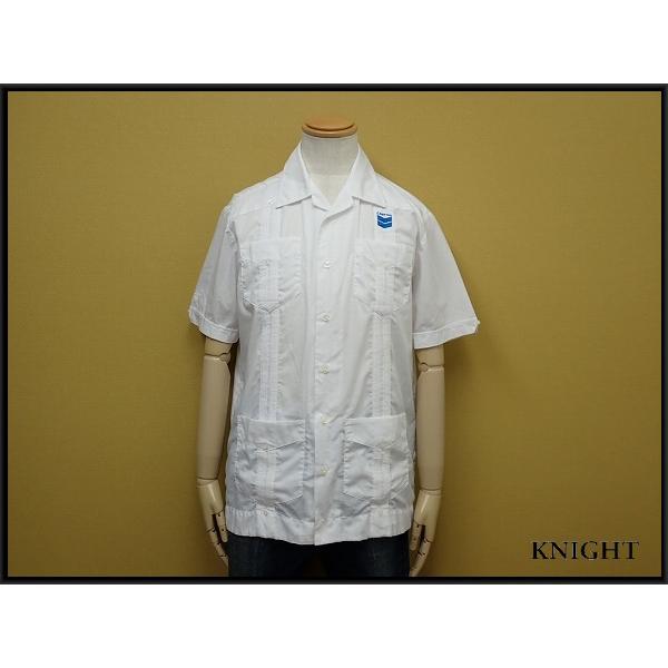 ブランド・説明Cubaveraキューバベラのシャツです。とても雰囲気のあるデザインですね。素敵にお使い頂けると思います。気になる方は是非ご検討下さい。サイズ表記　S　　　実寸　着丈74cm　身幅55cm　肩幅45cm　袖丈25cm　　　　　...