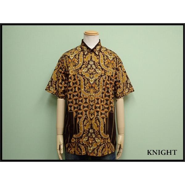 ブランド・説明Keris Fashionケリスファッションのバティックシャツです。とても雰囲気のあるデザインですね。素敵にお使い頂けると思います。気になる方は是非ご検討下さい。サイズ表記　M（大きめのサイズ感です Lサイズカテゴリーでの出品...