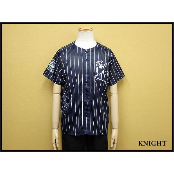 ブランド・説明ORIX BUFFALOES×DESCENTEオリックスバファローズのサードユニフォームです。とても雰囲気のあるデザインですね。素敵にお使い頂けると思います。気になる方は是非ご検討下さい。サイズ表記　S　　　実寸　着丈71cm...