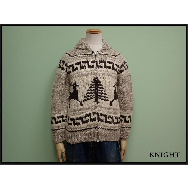 ブランド・説明ビンテージのジップカウチンセーターです。タグはありませんが、CLIXのアルミジップでカナダ製と思われます。中央に入った木デザインがかわいいですね。素敵にお使い頂けると思います。気になる方は是非ご検討下さい。サイズ表記　なし　　...