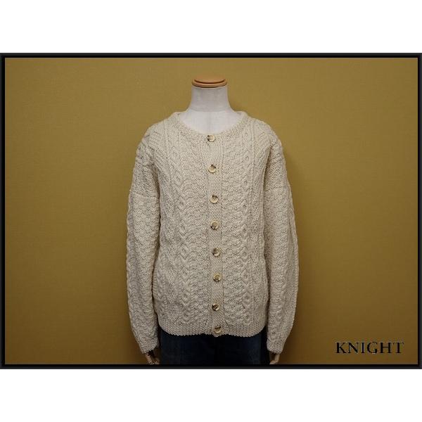 ブランド・説明Baker Brownベイカーブラウンのウールカーディガンです。英国製、とても雰囲気のあるデザインですね。素敵にお使い頂けると思います。気になる方は是非ご検討下さい。サイズ表記　L　　　実寸　着丈68cm　身幅56cm　肩幅6...