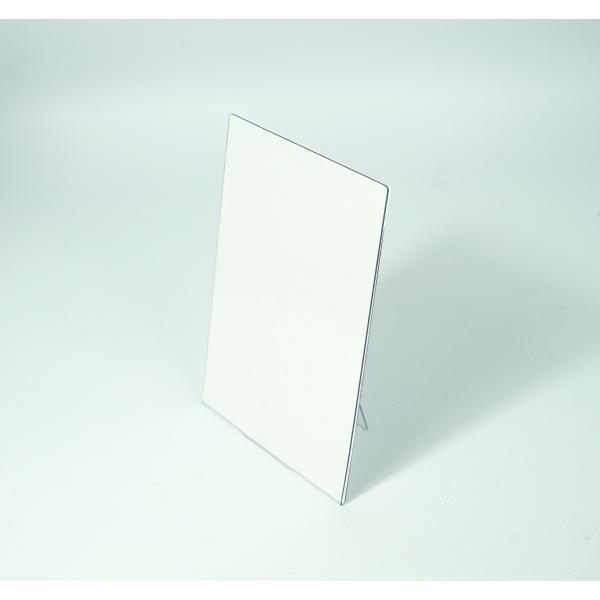 角度を自由に変えられるカード立て。●材料：ＰＥＴ透明０．５ミリ●サイズ：Ｈ１２９×Ｗ９２ミリ　Ｂ７タテ　Ｌ判タテ●コピー用紙でもＯＫです。●透明ＰＥＴにカードをはさみます。●納品時は平らなプライス立てです。L形（L型）より低価格で角度調節可...
