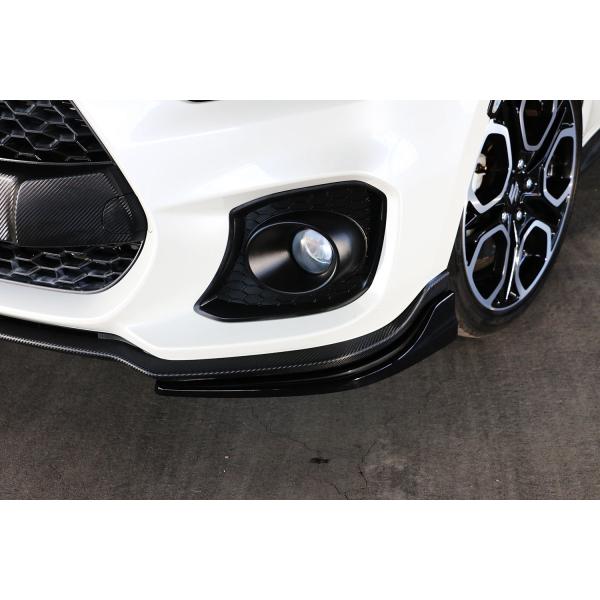 【発売日：2020年07月06日】フロントバンパー下部へ、付属のボルトナットでボルトオン取付！※画像はFRP製です。設定車種：スイフトスポーツ ZC33S品番：FRP →CSSP050　CB→CSSP051JAN：FRP→458244900...