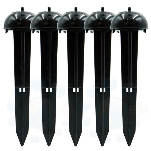 【商品名】忌避剤用ステーション【内容量】5個【全　長】約230mm【材　質】ABS樹脂【販売元】株式会社イーライフ【商品特長】 ◆忌避剤をカプセルの中に入れ、土にさしたり、吊るしたりと手軽に使え、忌避剤の臭いを拡散し害獣を寄せ付けない。 ◆...