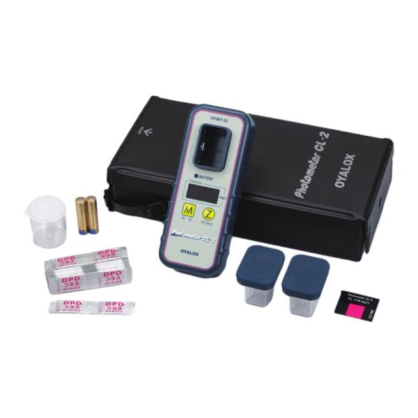 【商品名】フォトメーター CL-2【型　式】OYWT-32【内容量】1台【製品構成】測定器本体、単4アルカリ乾電池 2本、試料セル (キャップ付) 2個、DPDプラス 40包、チェックプレート 1枚、使用済み試薬袋入れ 1個、キャリングケー...